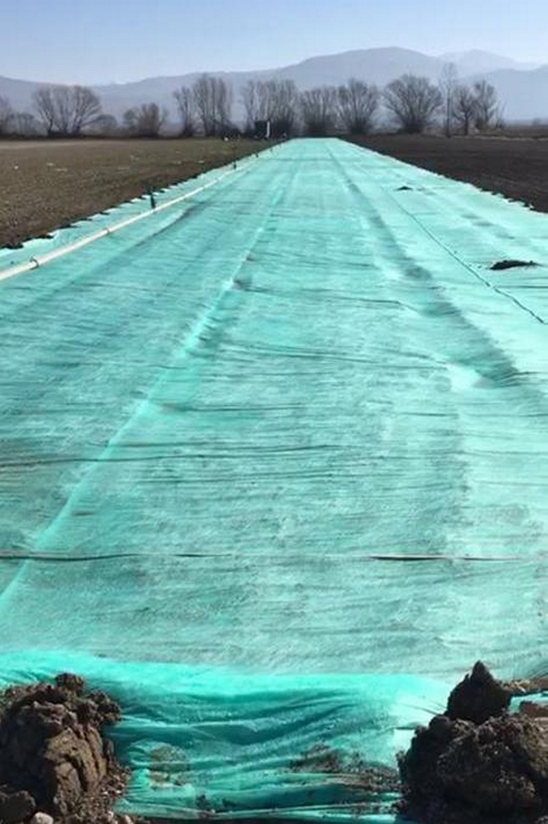 Un textil no tejido de color verde aumenta la producción en Italia